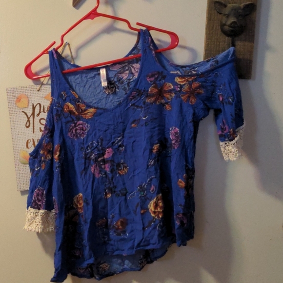 No Boundaries | Tops | Stretchy Royal Blue Cold Shoulder Lace Angel Top ...